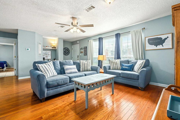 New! 4br/2ba Condo On Shug Jordan, Sleeps 8, 4 Condo Parking Passes! - Auburn, AL