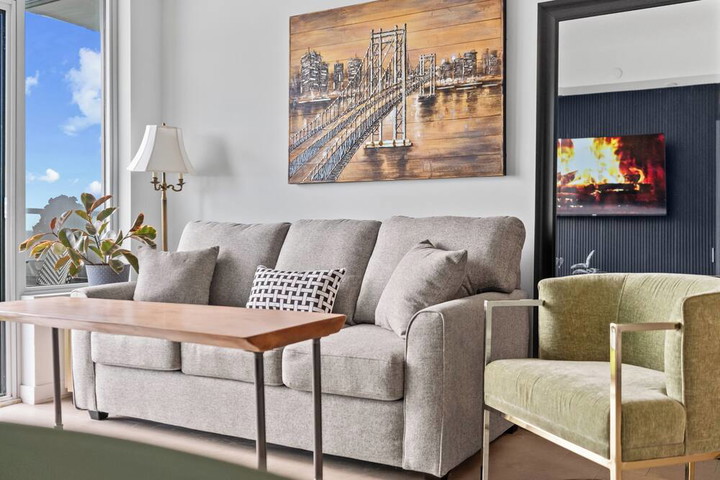 Ultimate King & Queen,privatebalcony, Freeparking, Wifi, Safe, Stylish - Ajax