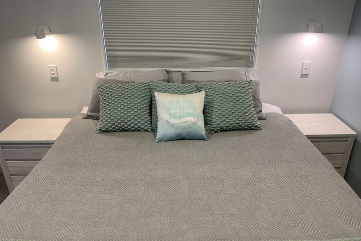 Beach Road Bach Is A Newly Renovated Guesthouse Across The Street From The Beach - Paraparaumu
