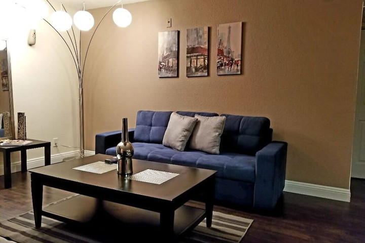 Lovely Condo! Walking Distance To Strip With Pool & Spa - Henderson, NV
