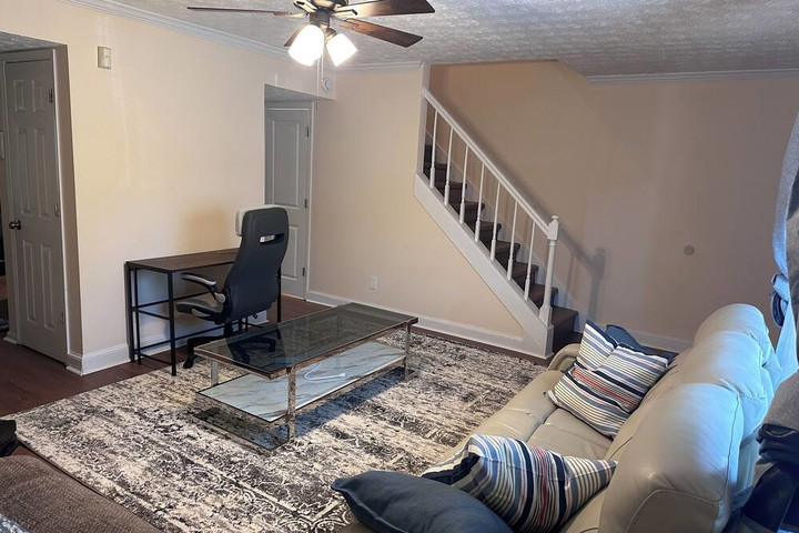 2br Townhome Near Hospitals Free Parking Wi-fi - Duluth, GA