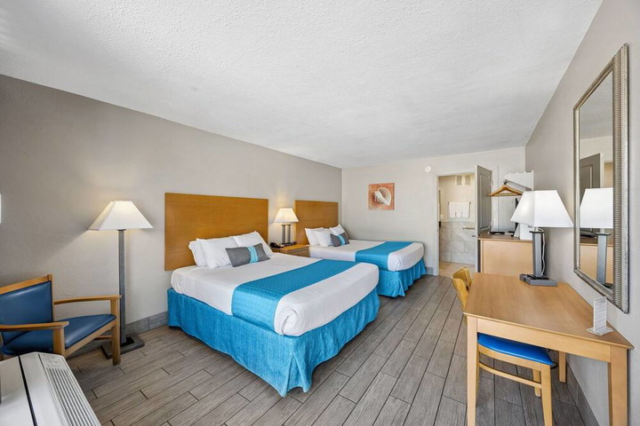 Beachside Motel Classic Ada Roll In Shower - Fernandina Beach, FL