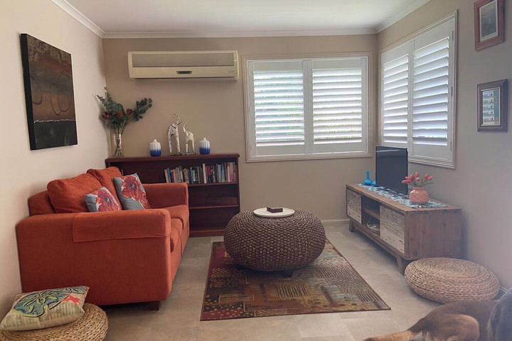Sid's Place!  Pets Beach Mt Coolum Shops Golf  For A Quiet & Relaxing Stay! - Coolum Beach