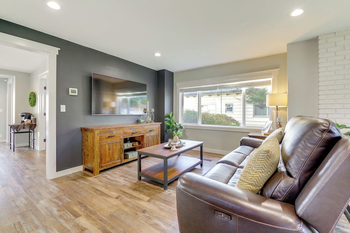 1 Mi To Historic Dtwn: Dog-friendly Everett Home! - Everett, WA