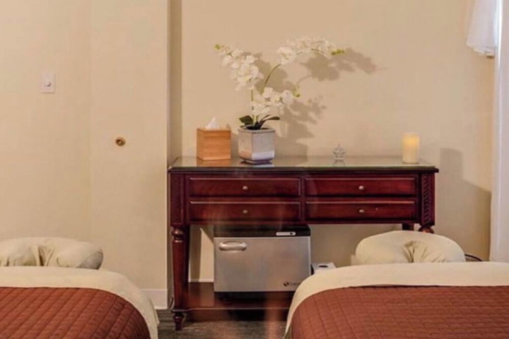 Family Fun Spots Near Quassy, Waterfalls & Outdoor Adventures - 4 Units - コネチカット州
