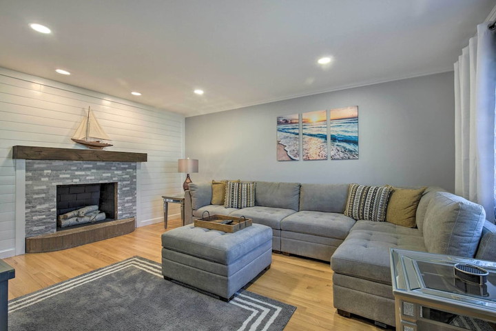 Modern Middletown Retreat, Minutes To Downtown! - Connecticut