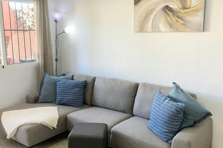 Refurbished 2-bed La Florida Apt · Emerald Isle Pool & Beach Nearby - Villamartín