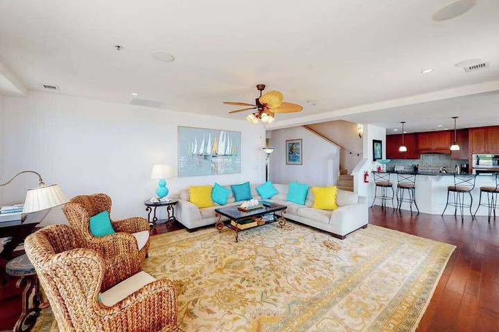Oceanfront Corner Penthouse With Sunrise/sunset Views, Three Pools, & Two Gyms - Virginia Beach, VA