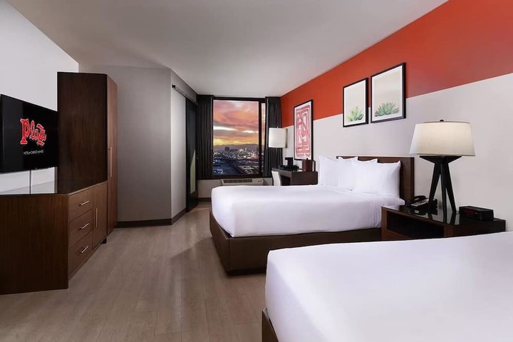 Classy 3 Rooms Near Fremont Street For Vegas Adventure Seekers - Las Vegas, NV