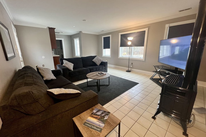Private Home, Hot Tub, Wifi, Rural Setting, Gas Stove, 70" Smarttv - Harpers Ferry, WV