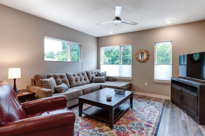 Southside Ave Townhome In Brewery District - Weaverville, NC