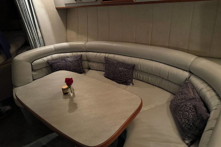 Luxury Yacht Stay. A Spacious Floating Getaway Awaits You! - Oakland, CA