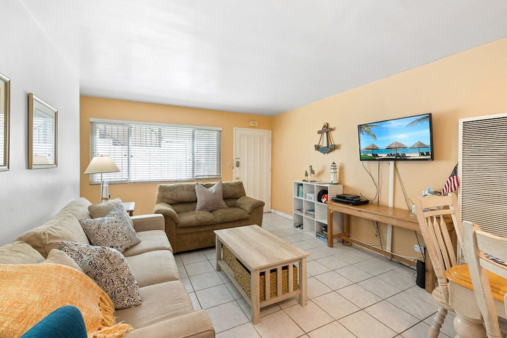 Acogedor Condominio Con Fácil Acceso A La Bahía Y El Océano - Huntington Beach