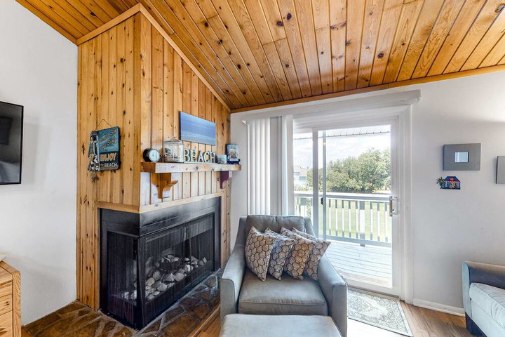 3rd-floor, Dog-friendly Condo With Loft, Balcony, Free Wifi And Golf Course View - Edisto Beach, SC