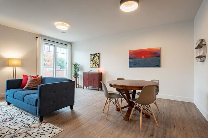 Suite 203- Spacious Two Bedroom Apartment-style Suite In Hybrid Hotel Wolfville - Wolfville