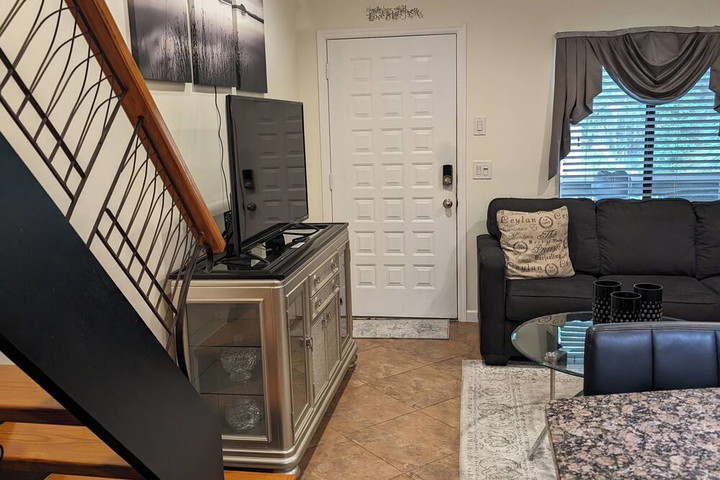 Tantastic  King Bed, Updated, Private Lanai In A Clothing Optional Resort. - Land O' Lakes, FL
