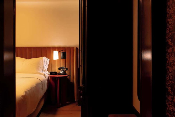 King Room Grandeur, Fidelity Hotel, Steps From Convention Center - Cleveland, OH