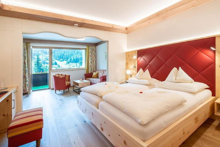 Romantic Suite Breakfast - Thermenwelt Hotel Pulverer - Bad Kleinkirchheim