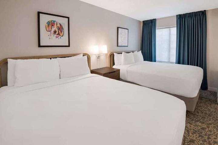 Ensuring A Very Comfortable & Memorable Stay! Free Breakfast, Pet-friendly, Pool - Lowell, MA