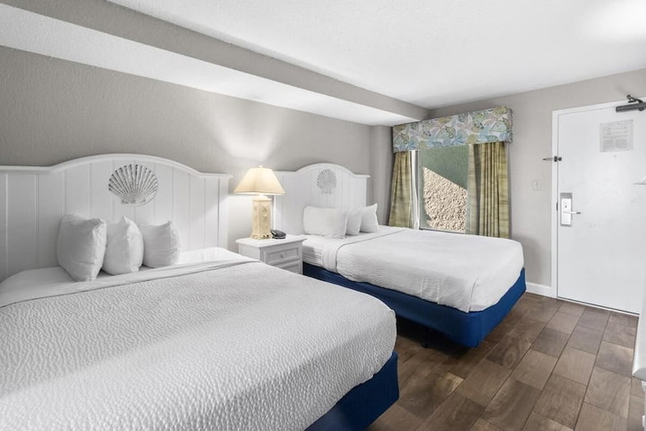 Beachy Oceanfront Suite With Breakfast 8th Floor - Myrtle Beach