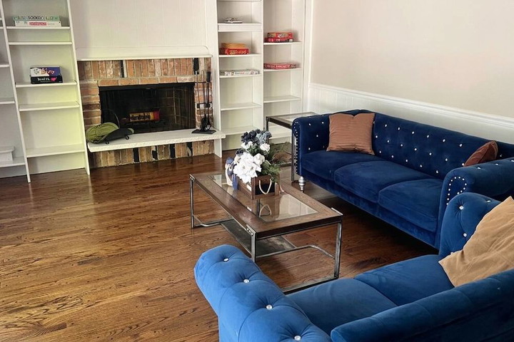 Stylish 3br Kirkland Haven With Backyard Grill - Kirkland, WA