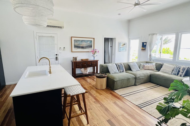 Bowen Beach House Absolute Beachfront Family Holiday Home - Bowen