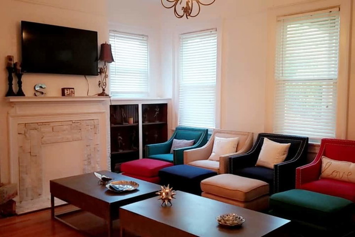 The Original Madison's Home Is Located 2 Mins From Downtown - Montgomery, AL