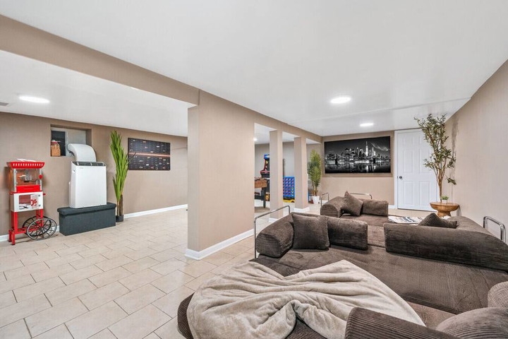 Mancave, Ps5, Pool, Gym & Golf| 20 Min Nyc - Bayonne, NJ
