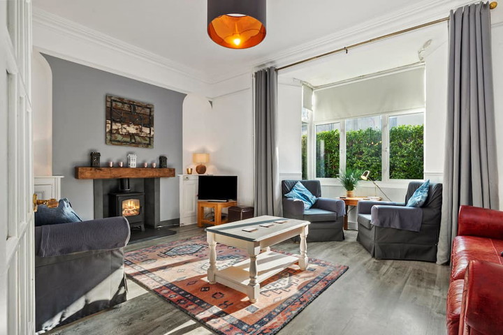 Sunbury Villa - Close To Town And Beaches - Tenby
