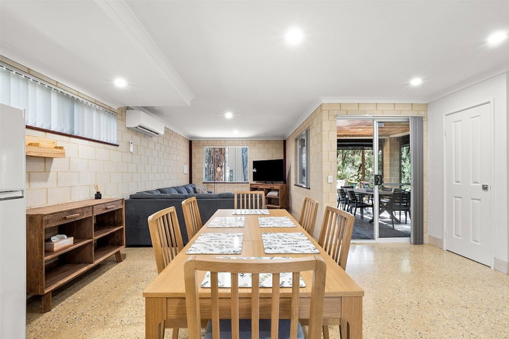 River Tree Chalet |Home By The River - Margaret River