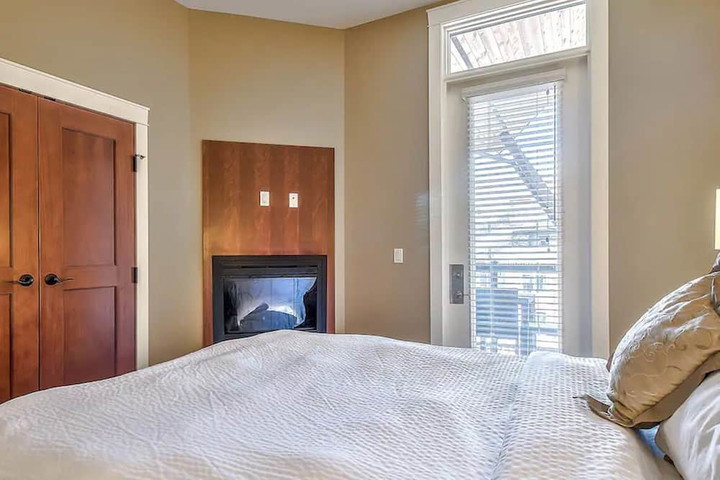 Luxury 1100sqf Penthouse W/m View,hot Tub,pool - Canmore