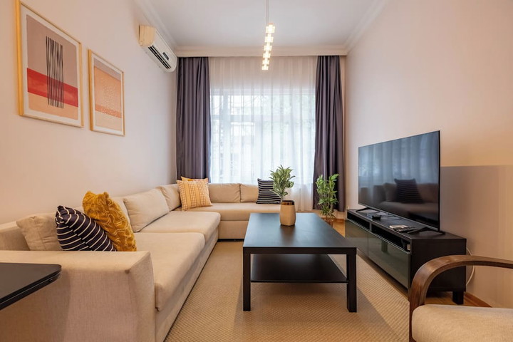 Spacious 3-bedroom, 2-bathroom Family Apartment In Central Location No Stair - Cihangir