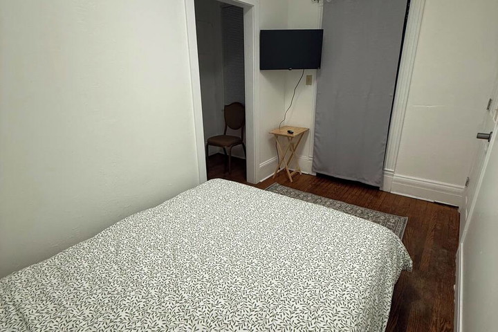 Room - 201 - Syracuse, NY