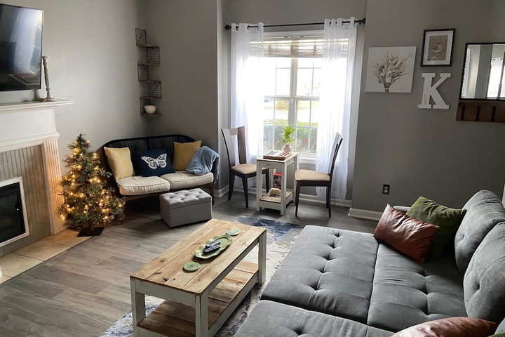 Large Family Cottage, King Master On Main, Downtown Newnan, Quiet Cul-de-sac - Newnan, GA