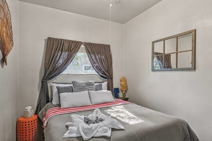 Cozy Boho Hideaway  1br Retreat W/ Smart Tv - Montana