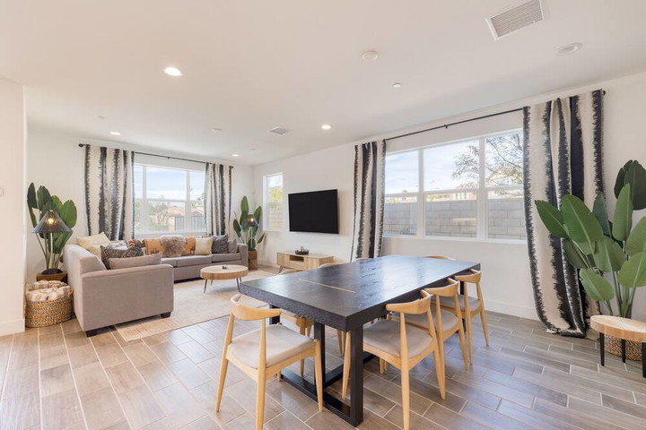 Lakefront W/ Private Pool, Great For Festival Season | Lago Luxe By Avantstay - Indio, CA