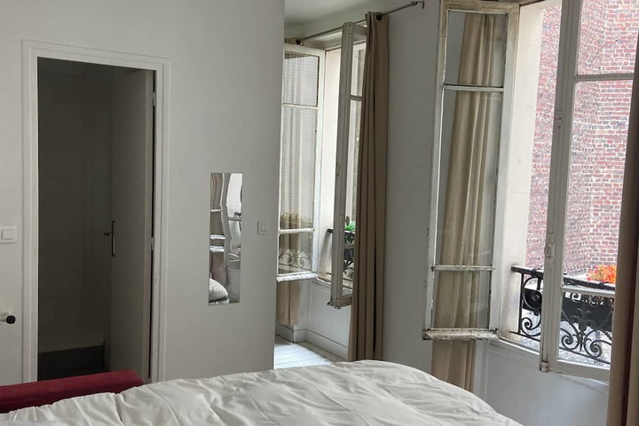 Au Pied De La Butte Montmartre Avec Toutes Sortes De Commerces à Moins De 5 Mins - Bois-Colombes