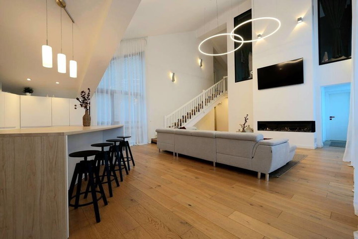 Perfect 5-bedroom Penthouse In Soothing Sinaia For Your Getaway. - Transylvania