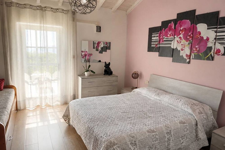 Dos Habitaciones Rosa, Cristina Granja, Apartamentos En El Campo, La Relajación Y Excursiones - Carrara
