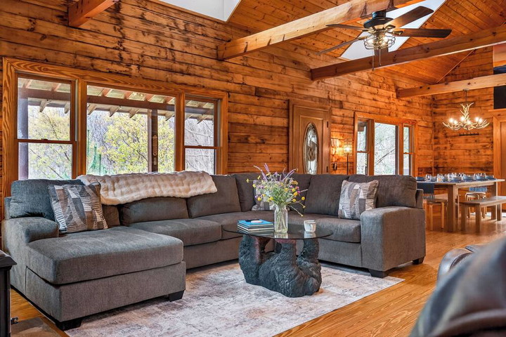 Log Cabin W/ Sauna · Hot Tub · Fire Pit · Creek - Bryson City, NC