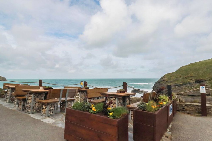 Smugglers Cottage, Pet Friendly, With Open Fire In Tintagel - Tintagel