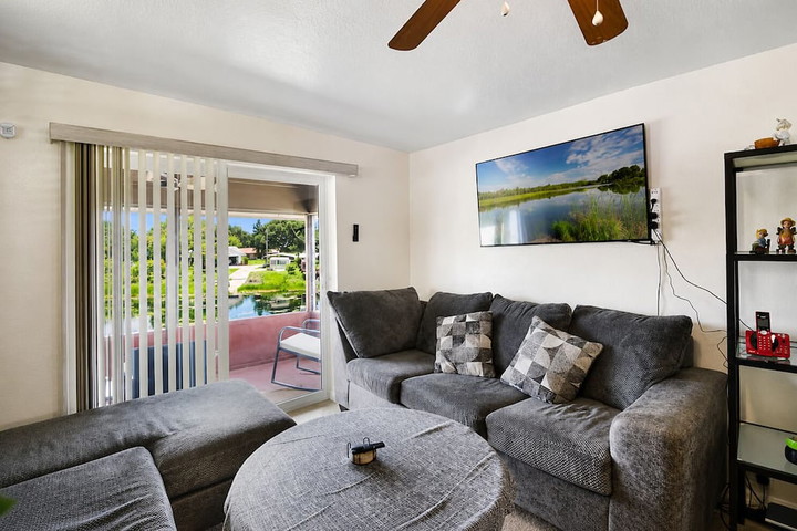 Cozy Lakefront Retreat - Fishing / Near Legoland - Lake Wales, FL