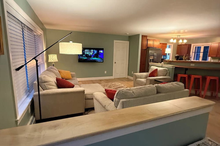 Private Berkshire Retreat 9 Acres, Fenced Yard & Dogs Welcome - Monterey, MA