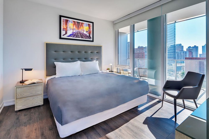 Experience Chic Old Town Living: Spacious Suites, Top Amenities & Iconic Locale - Chicago, IL