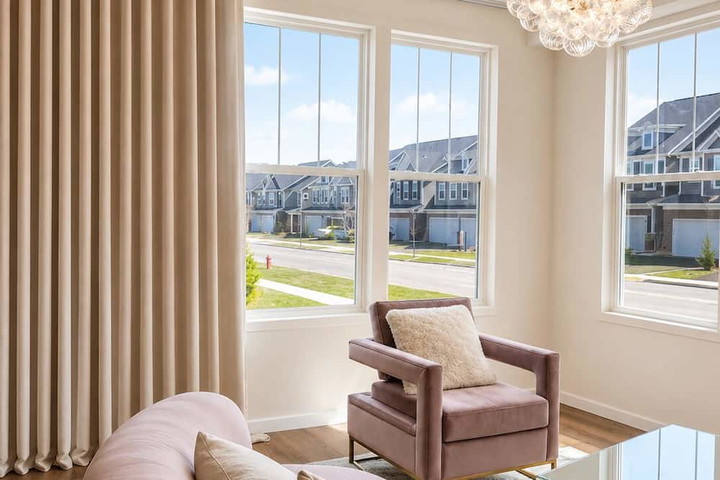 Naperville Luxury 3-bedroom - Naperville