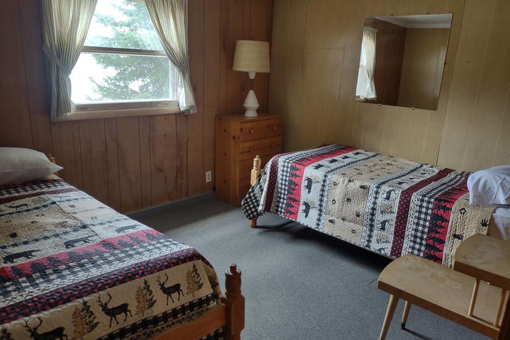 Twin Bay Resort Lakeside Cabin #3 - Wisconsin