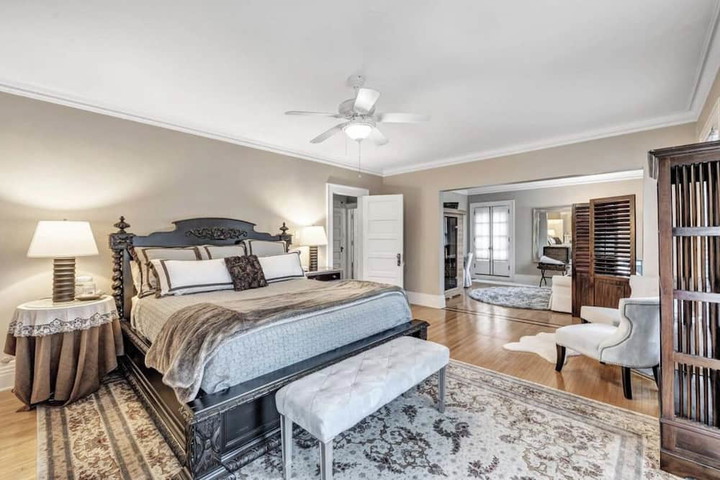 Tower Suite In Historic Mansion B&b, 9 Min From Lambeau Field - Green Bay, WI