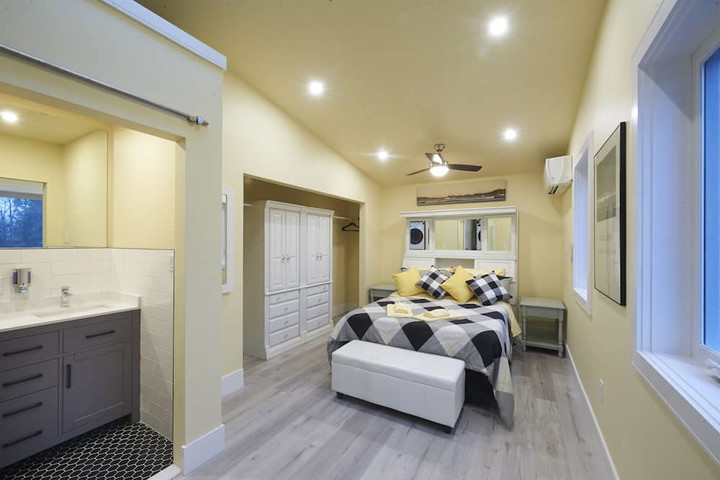 Bhl Sunset Loft 1 Bedroom 2 Bath - Ontario