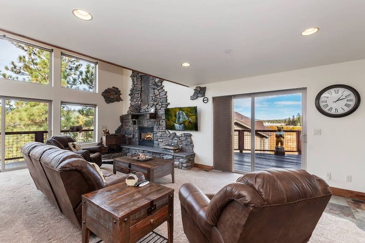 Goldmine Lakeview By Destination Big Bear : Luxury Lake & Mountain Views With Pool Table & Hot Tub! Walk To Village! - Big Bear Lake, CA