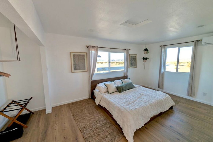 Golden Moon Hideaway: A Stargazer's Retreat - California